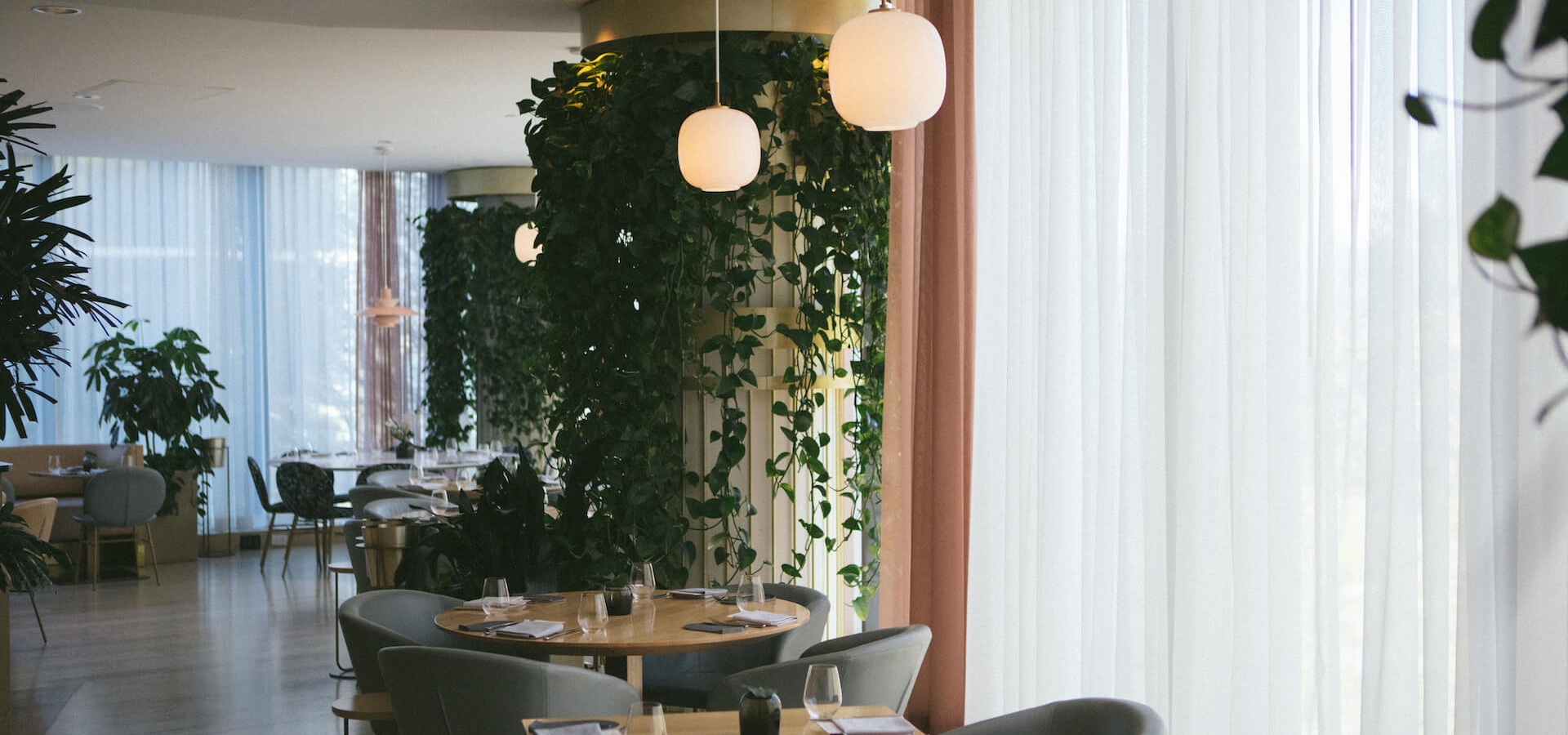 Vancouver Bars & Restaurants – Fairmont Pacific Rim