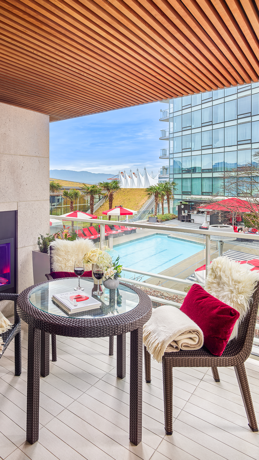 Deluxe Pool View – Fairmont Pacific Rim