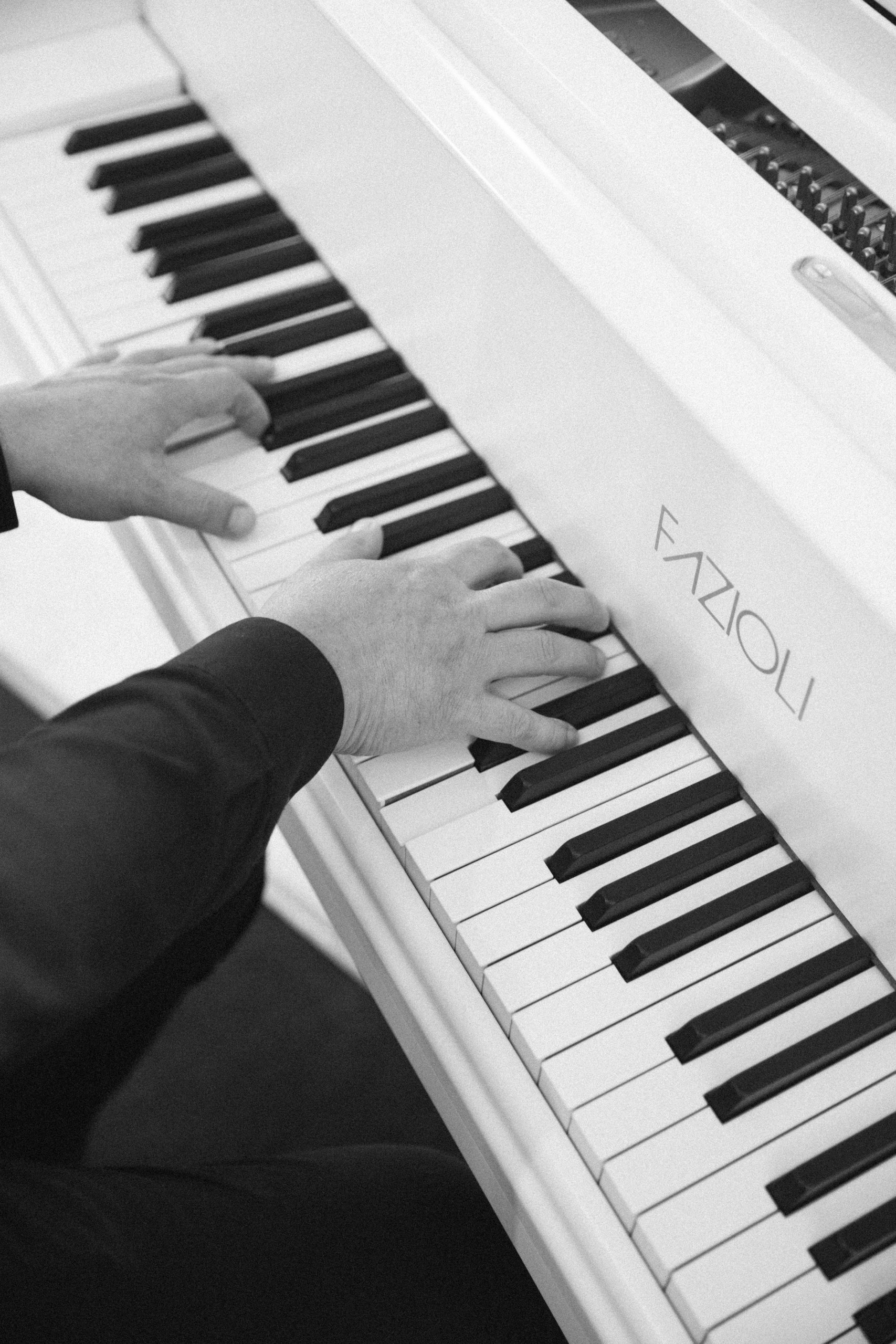 Live Music in The Lobby Lounge – Fairmont Pacific Rim