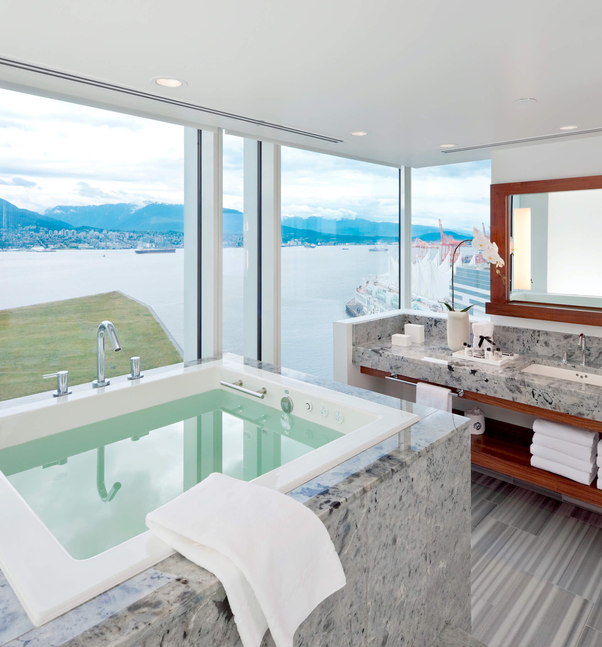 Fairmont Pacific Rim - Luxury Hotel in Downtown Vancouver